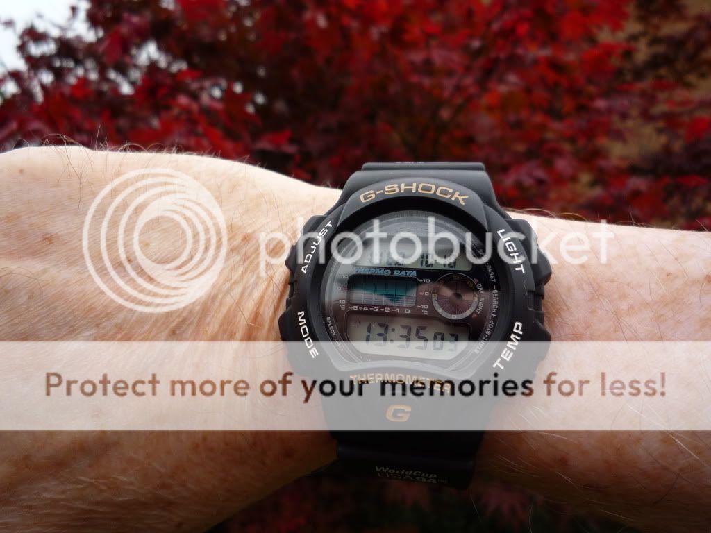 Recently arrived a vintage 'identical twin'. Well nearly! | WatchUSeek ...